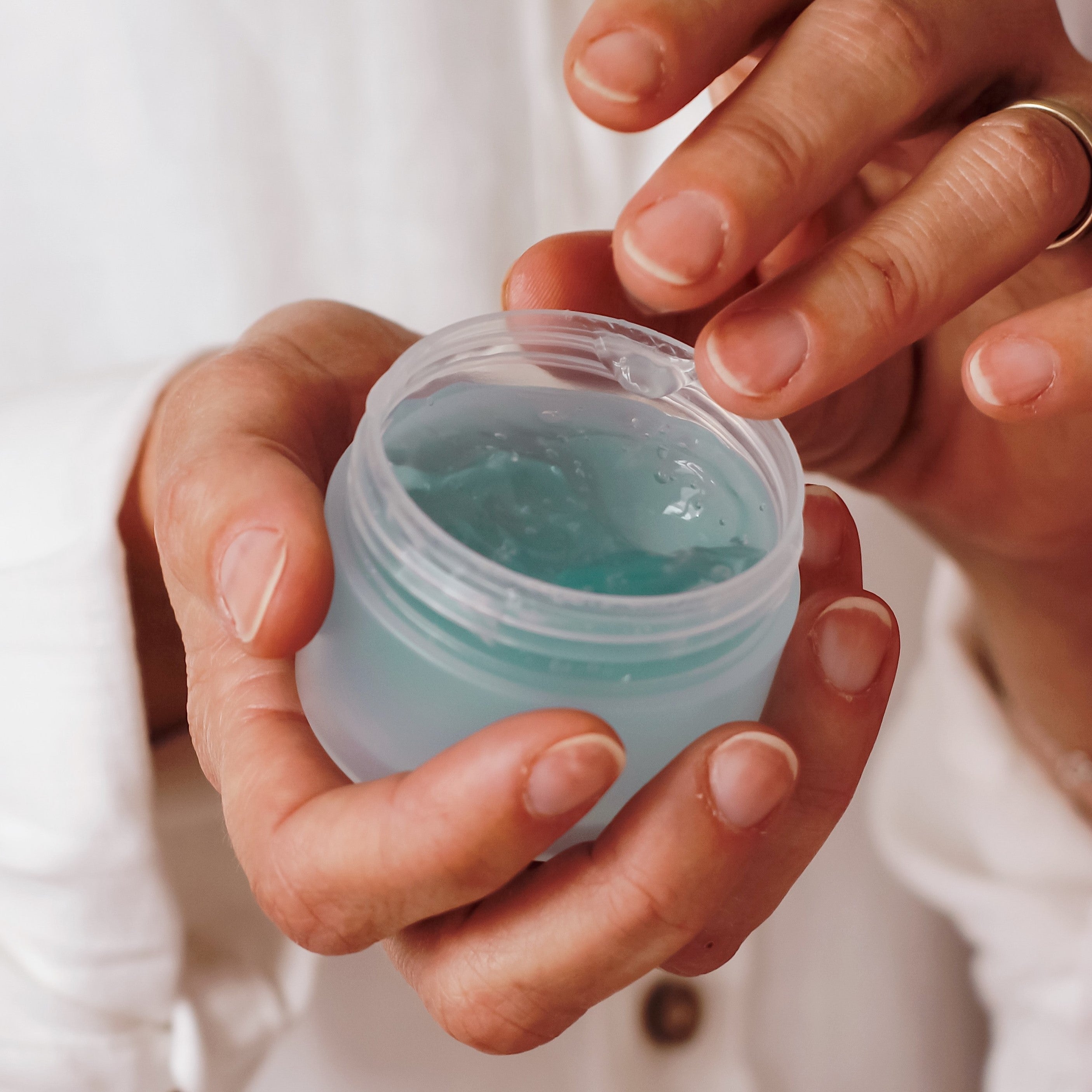 Does Hair Gel Cause Hair Loss? Side-Effects and Preventions ...